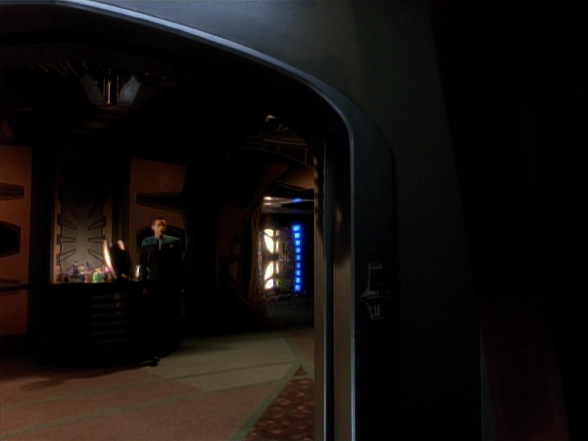Star Trek: Deep Space Nine Screencaps "Distant Voices" (S3:E18)